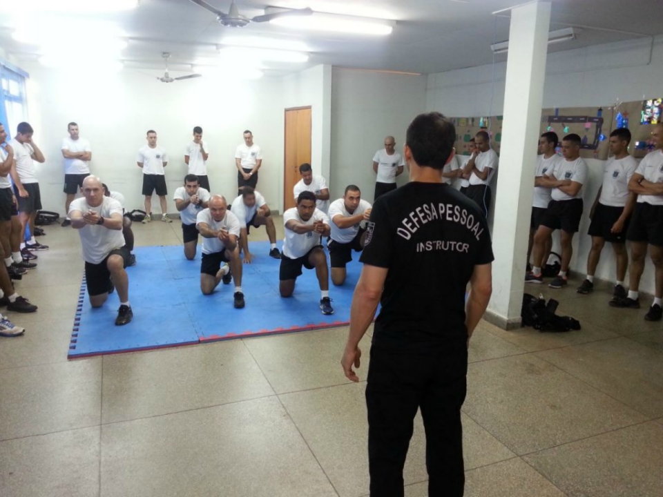 2º BPM realiza Instrução Básica de Método de Defesa Policial Militar ... 2º BPM realiza Instrução Básica de Método de Defesa Policial Militar ...
